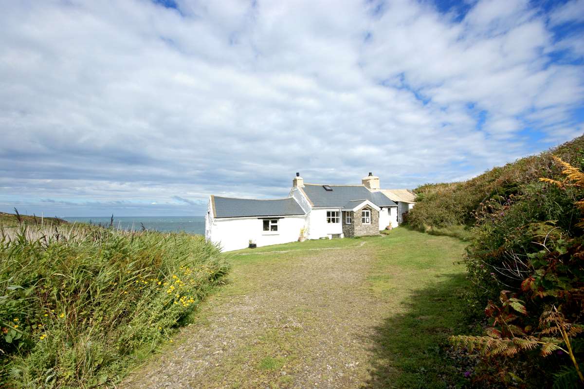 Plan a Tech Free Holiday in Pembrokeshire with Coastal Cottages